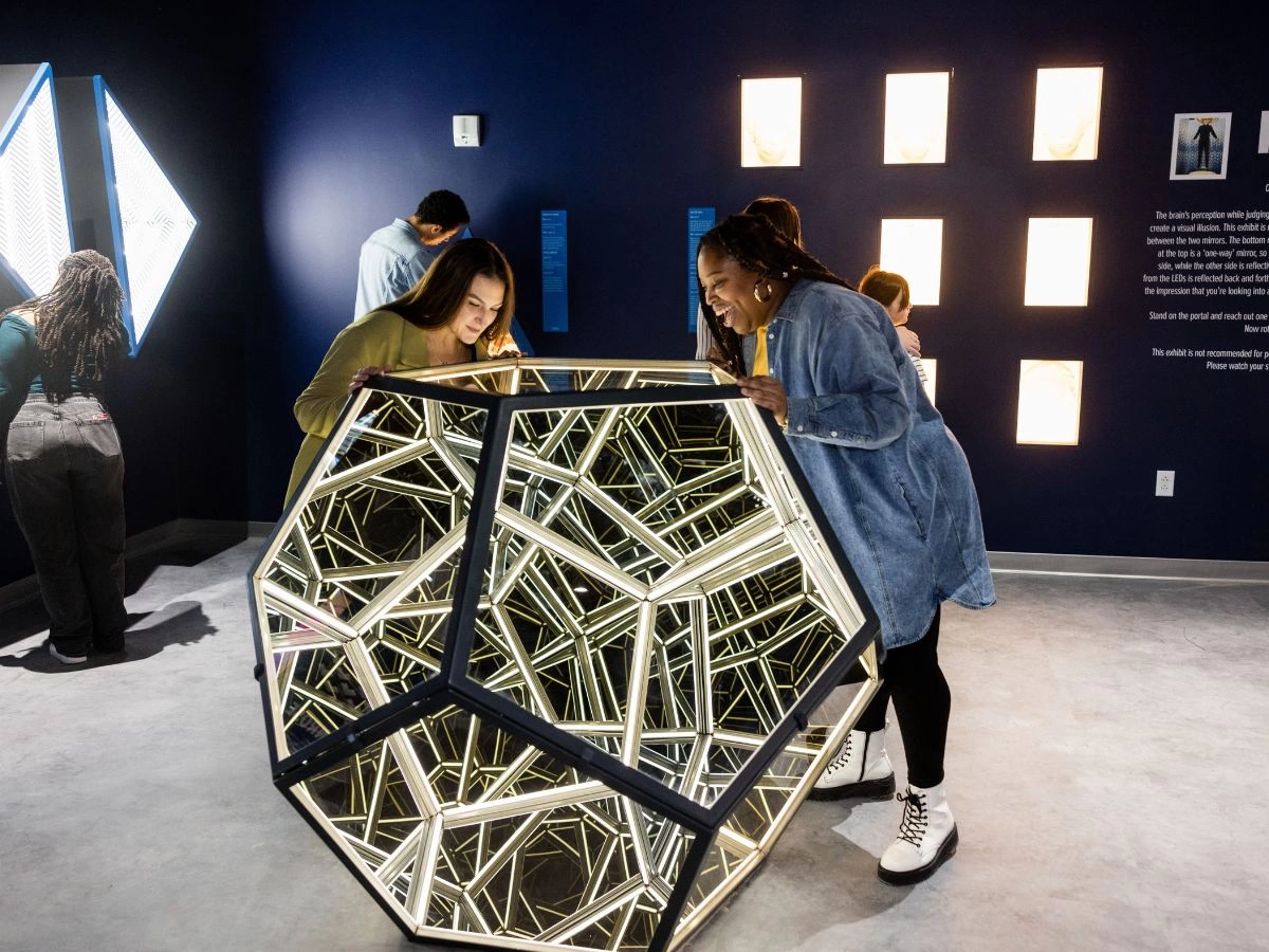 Installations | Museum of Illusions Boston